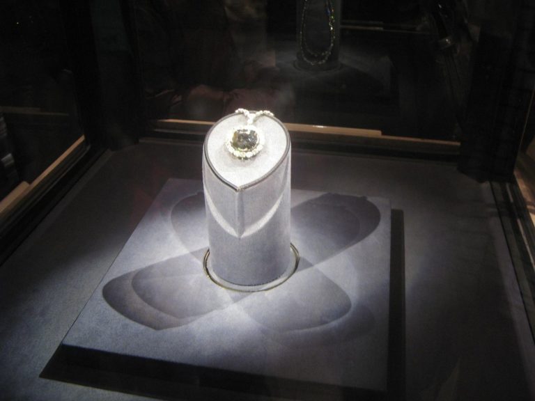 The Hope Diamond: True History is Far More Intriguing Than a Mythical ...